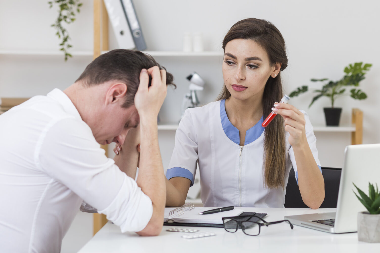 Clotting Issues: Symptoms, Causes, Diagnosis & Treatment Guide